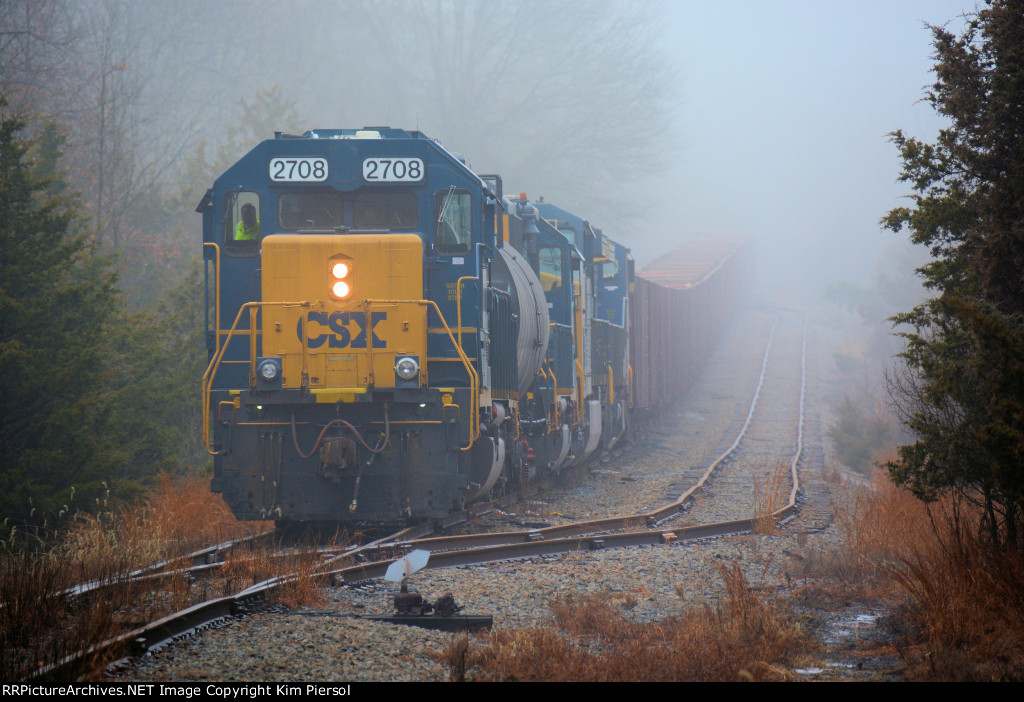 CSX 2708 C770 Local Picking Up Power